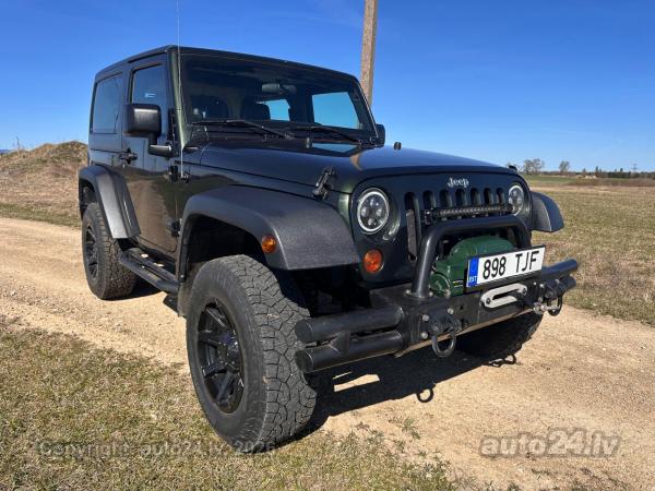 Jeep Wrangler 2011 in Tallinn, with an engine capacity of 2.80 L and mileage of 185 thousand km for 19990 €, photo 1 on AUTOMOTO.COM.LV