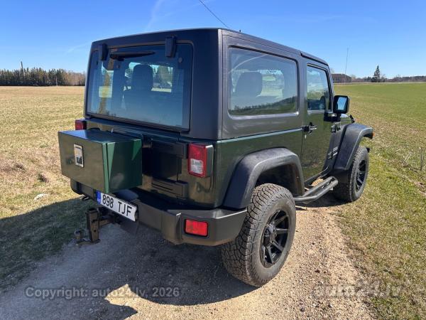 Jeep Wrangler 2011 in Tallinn, with an engine capacity of 2.80 L and mileage of 185 thousand km for 19990 €, photo 4 on AUTOMOTO.COM.LV