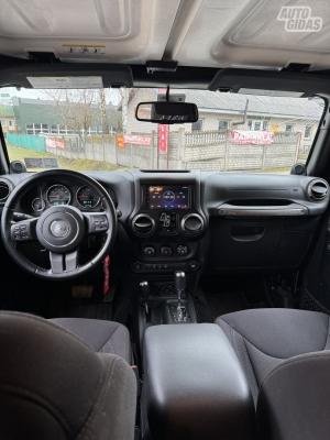 Jeep Wrangler 2015 in Alytus, with an engine capacity of 3.60 L and mileage of 76 thousand km for 17555 €, photo 10 on AUTOMOTO.COM.LV