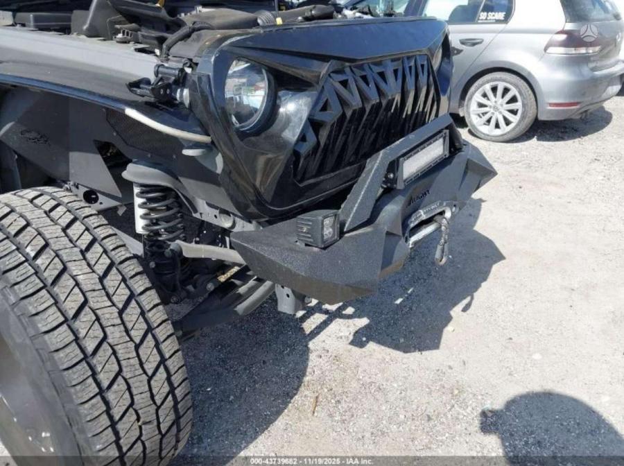 Jeep Wrangler 2021 in Silale, with an engine capacity of 2.00 L and mileage of 87 thousand km for 19200 €, photo 6 on AUTOMOTO.COM.LV