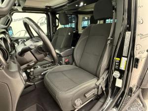 Jeep Wrangler 2021 in Vilnius, with an engine capacity of 2.00 L and mileage of 111 thousand km for 30900 €, photo 5 on AUTOMOTO.COM.LV