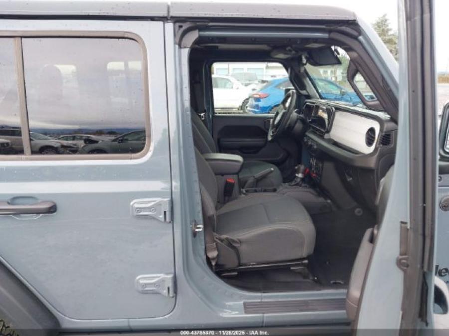 Jeep Wrangler 2024 in Klaipeda, with an engine capacity of 0.00 L and mileage of 0 thousand km for 17600 €, photo 5 on AUTOMOTO.COM.LV