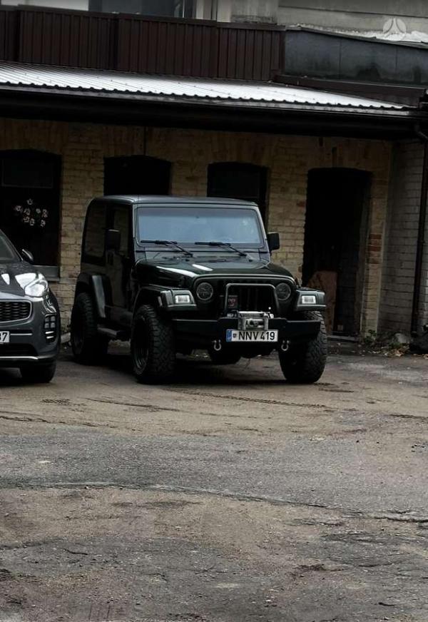 Zaļš Jeep Wrangler 1997 Viļņa, ar dzinēja tilpumu 0.00 L un nobraukumu 149 tūkst. km par 12000 €, foto 3 vietnē AUTOMOTO.COM.LV