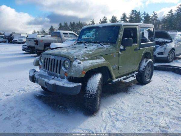 Green Jeep Wrangler 2013 in Klaipeda, with an engine capacity of 3.60 L and mileage of 152 thousand km for 12700 €, photo 2 on AUTOMOTO.COM.LV