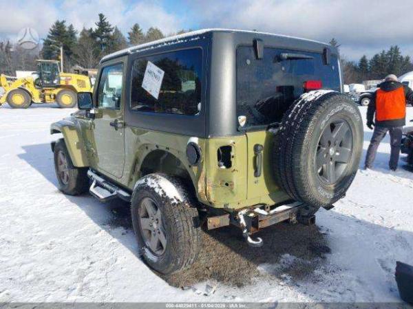 Green Jeep Wrangler 2013 in Klaipeda, with an engine capacity of 3.60 L and mileage of 152 thousand km for 12700 €, photo 6 on AUTOMOTO.COM.LV