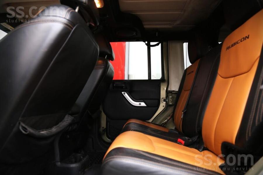 Green Jeep Wrangler 2013 in Riga, with an engine capacity of 3.60 L and mileage of 123 thousand km for 10995 €, photo 12 on AUTOMOTO.COM.LV