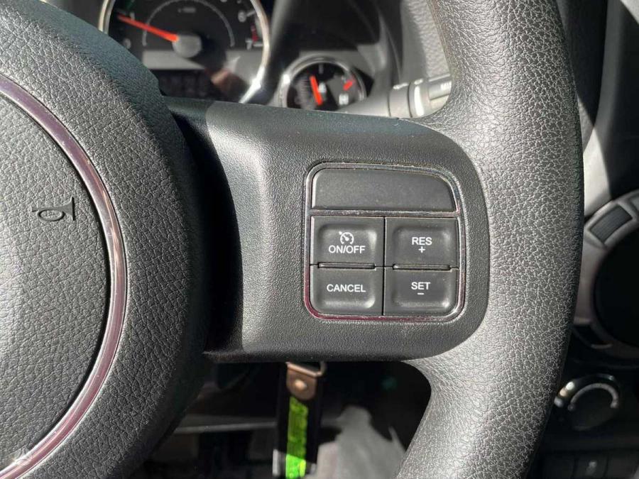Zaļš Jeep Wrangler 2018 Viļņa, ar dzinēja tilpumu 3.60 L un nobraukumu 8 tūkst. km par 28900 €, foto 12 vietnē AUTOMOTO.COM.LV