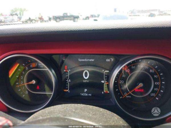 Green Jeep Wrangler 2023 in Klaipeda, with an engine capacity of 3.60 L and mileage of 23 thousand km for 14900 €, photo 7 on AUTOMOTO.COM.LV