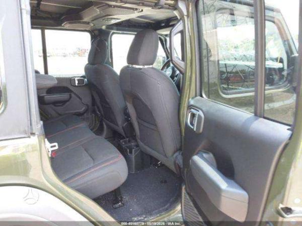 Green Jeep Wrangler 2023 in Klaipeda, with an engine capacity of 3.60 L and mileage of 23 thousand km for 14900 €, photo 8 on AUTOMOTO.COM.LV