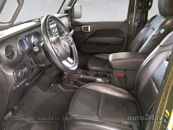 Green Jeep Wrangler 2021 in Tallinn, with an engine capacity of 2.00 L and mileage of 56 thousand km for 42990 €, photo 3 on AUTOMOTO.COM.LV