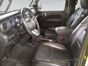 Green Jeep Wrangler 2021 in Tallinn, with an engine capacity of 2.00 L and mileage of 56 thousand km for 42990 €, photo 4 on AUTOMOTO.COM.LV