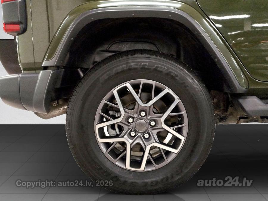 Green Jeep Wrangler 2021 in Tallinn, with an engine capacity of 2.00 L and mileage of 56 thousand km for 42990 €, photo 10 on AUTOMOTO.COM.LV