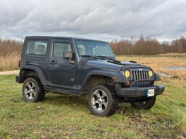 Grey Jeep Wrangler 2009 in Tallinn, with an engine capacity of 3.80 L and mileage of 90 thousand km for 17900 €, photo 1 on AUTOMOTO.COM.LV