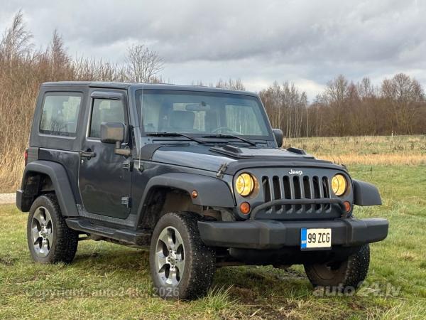 Grey Jeep Wrangler 2009 in Tallinn, with an engine capacity of 3.80 L and mileage of 90 thousand km for 17900 €, photo 6 on AUTOMOTO.COM.LV