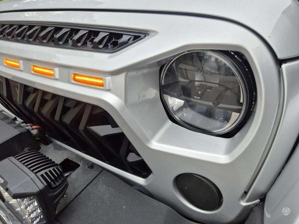 Pelēks Jeep Wrangler 2010 Raseiniai, ar dzinēja tilpumu 2.78 L un nobraukumu 212 tūkst. km par 21900 €, foto 10 vietnē AUTOMOTO.COM.LV
