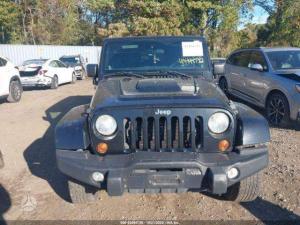 Grey Jeep Wrangler 2012 in Klaipeda, with an engine capacity of 3.60 L and mileage of 206 thousand km for 12500 €, photo 12 on AUTOMOTO.COM.LV