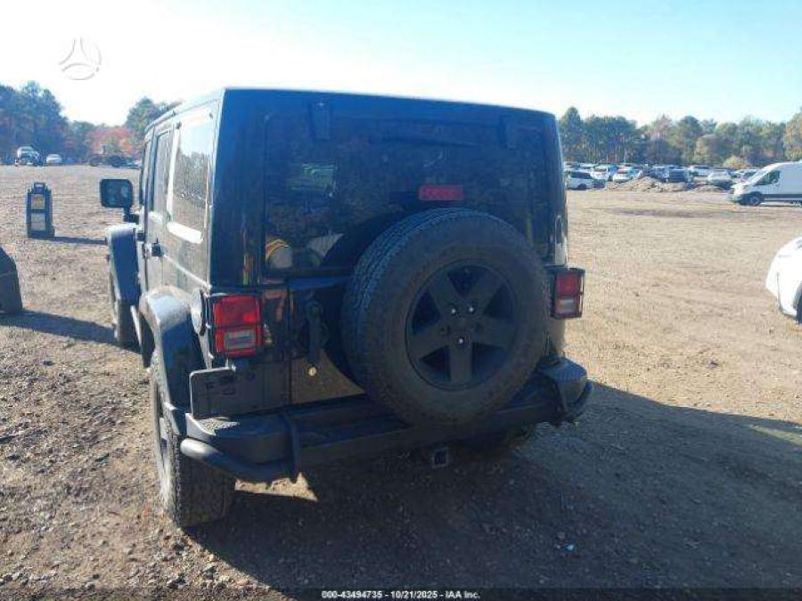 Grey Jeep Wrangler 2012 in Klaipeda, with an engine capacity of 3.60 L and mileage of 206 thousand km for 12500 €, photo 16 on AUTOMOTO.COM.LV