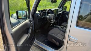 Pelēks Jeep Wrangler 2012 Tartu, ar dzinēja tilpumu 2.80 L un nobraukumu 220 tūkst. km par 24900 €, foto 13 vietnē AUTOMOTO.COM.LV