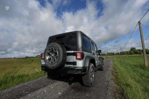 Grey Jeep Wrangler 2012 in Vilnius, with an engine capacity of 2.78 L and mileage of 197 thousand km for 22900 €, photo 8 on AUTOMOTO.COM.LV