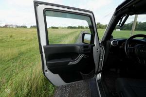 Grey Jeep Wrangler 2012 in Vilnius, with an engine capacity of 2.78 L and mileage of 197 thousand km for 22900 €, photo 9 on AUTOMOTO.COM.LV