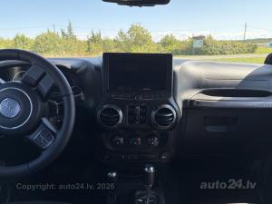 Grey Jeep Wrangler 2014 in Tallinn, with an engine capacity of 3.60 L and mileage of 0 thousand km for 19600 €, photo 8 on AUTOMOTO.COM.LV