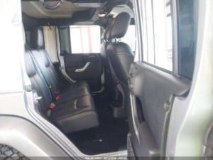 Pelēks Jeep Wrangler 2015 Klaipėda, ar dzinēja tilpumu 3.60 L un nobraukumu 90 tūkst. km par 10000 €, foto 12 vietnē AUTOMOTO.COM.LV