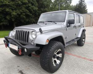 Grey Jeep Wrangler 2016 in Siauliai, with an engine capacity of 3.60 L and mileage of 217 thousand km for 12800 €, photo 5 on AUTOMOTO.COM.LV