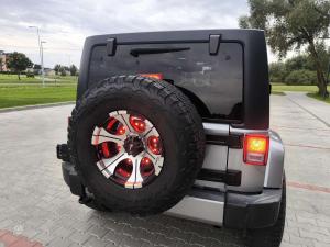 Grey Jeep Wrangler 2016 in Siauliai, with an engine capacity of 3.60 L and mileage of 217 thousand km for 12800 €, photo 8 on AUTOMOTO.COM.LV