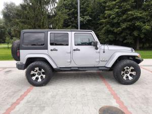 Grey Jeep Wrangler 2016 in Siauliai, with an engine capacity of 3.60 L and mileage of 217 thousand km for 12800 €, photo 10 on AUTOMOTO.COM.LV