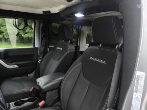Grey Jeep Wrangler 2016 in Siauliai, with an engine capacity of 3.60 L and mileage of 217 thousand km for 12800 €, photo 17 on AUTOMOTO.COM.LV