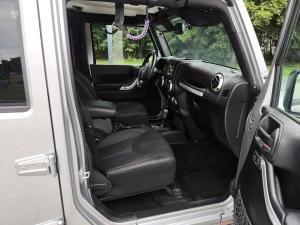 Grey Jeep Wrangler 2016 in Siauliai, with an engine capacity of 3.60 L and mileage of 217 thousand km for 12800 €, photo 18 on AUTOMOTO.COM.LV