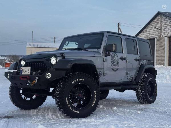 Grey Jeep Wrangler 2017 in Vilnius, with an engine capacity of 3.60 L and mileage of 120 thousand km for 27000 €, photo 1 on AUTOMOTO.COM.LV