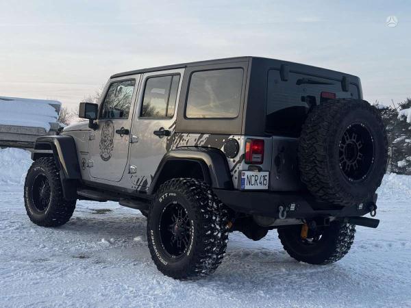 Grey Jeep Wrangler 2017 in Vilnius, with an engine capacity of 3.60 L and mileage of 120 thousand km for 27000 €, photo 2 on AUTOMOTO.COM.LV