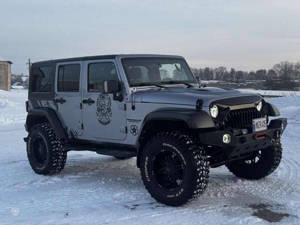 Grey Jeep Wrangler 2017 in Vilnius, with an engine capacity of 3.60 L and mileage of 120 thousand km for 27000 €, photo 6 on AUTOMOTO.COM.LV