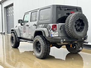 Pelēks Jeep Wrangler 2017 Viļņa, ar dzinēja tilpumu 3.60 L un nobraukumu 125 tūkst. km par 24500 €, foto 4 vietnē AUTOMOTO.COM.LV