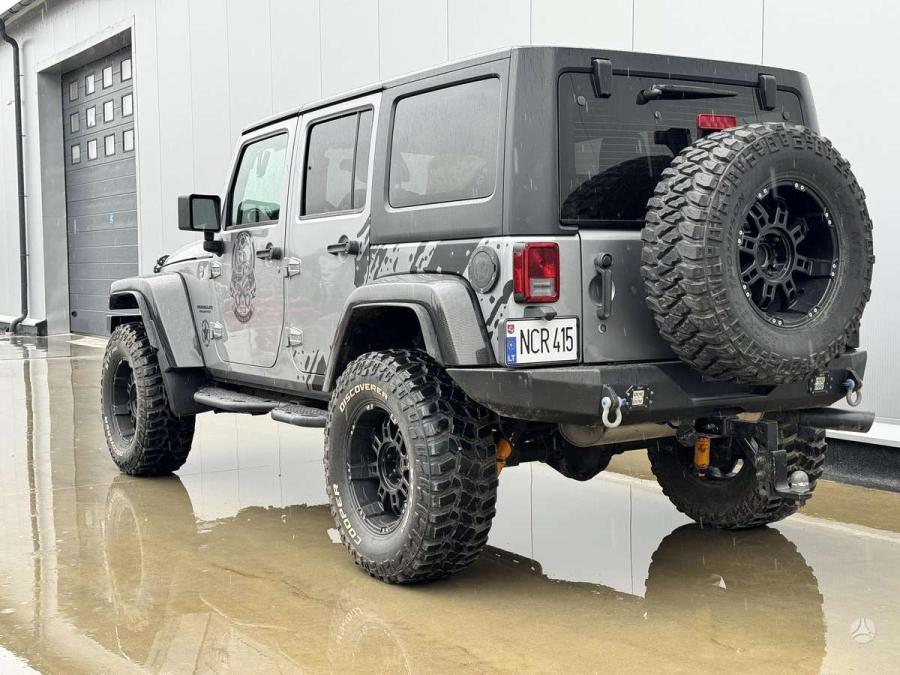 Pelēks Jeep Wrangler 2017 Viļņa, ar dzinēja tilpumu 3.60 L un nobraukumu 125 tūkst. km par 24500 €, foto 4 vietnē AUTOMOTO.COM.LV