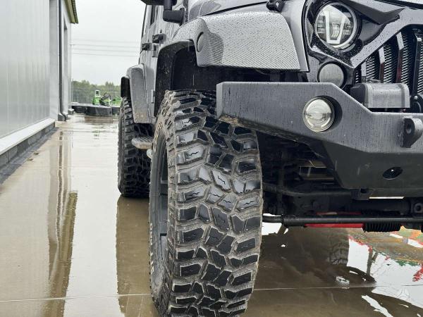 Grey Jeep Wrangler 2017 in Vilnius, with an engine capacity of 3.60 L and mileage of 125 thousand km for 24500 €, photo 6 on AUTOMOTO.COM.LV
