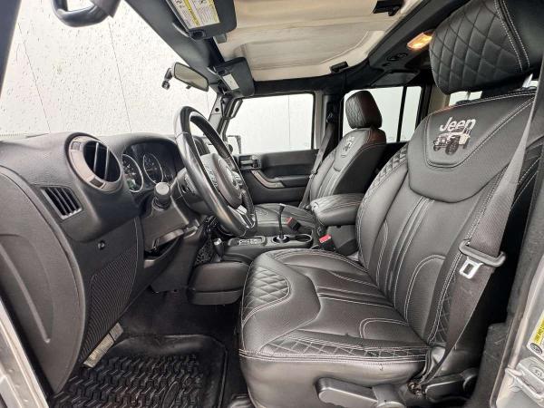 Grey Jeep Wrangler 2017 in Vilnius, with an engine capacity of 3.60 L and mileage of 125 thousand km for 24500 €, photo 8 on AUTOMOTO.COM.LV