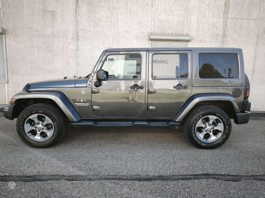 Pelēks Jeep Wrangler 2017 Viļņa, ar dzinēja tilpumu 3.60 L un nobraukumu 93 tūkst. km par 24990 €, foto 1 vietnē AUTOMOTO.COM.LV