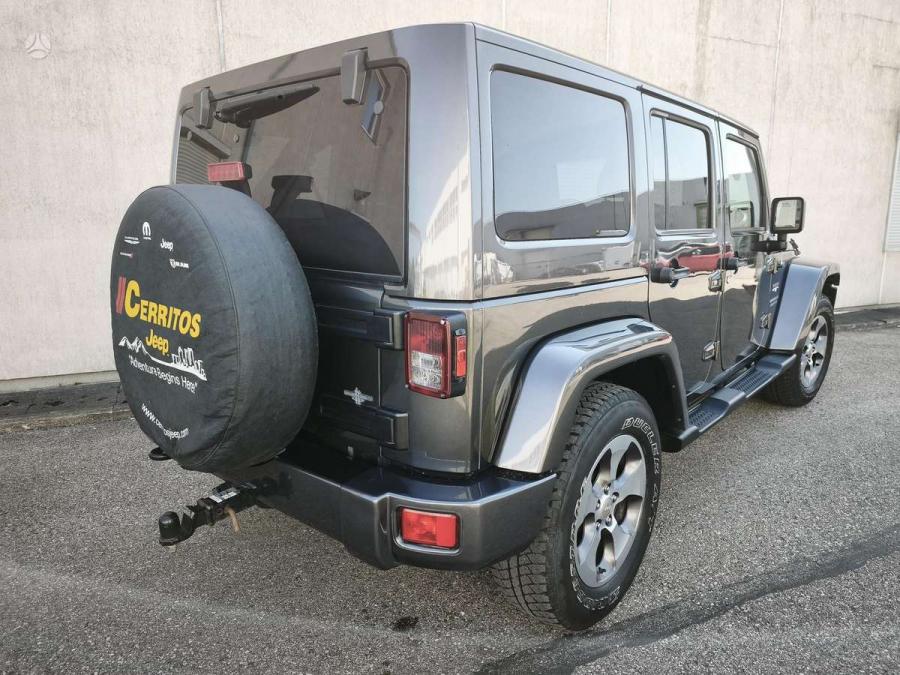 Pelēks Jeep Wrangler 2017 Viļņa, ar dzinēja tilpumu 3.60 L un nobraukumu 93 tūkst. km par 24990 €, foto 7 vietnē AUTOMOTO.COM.LV