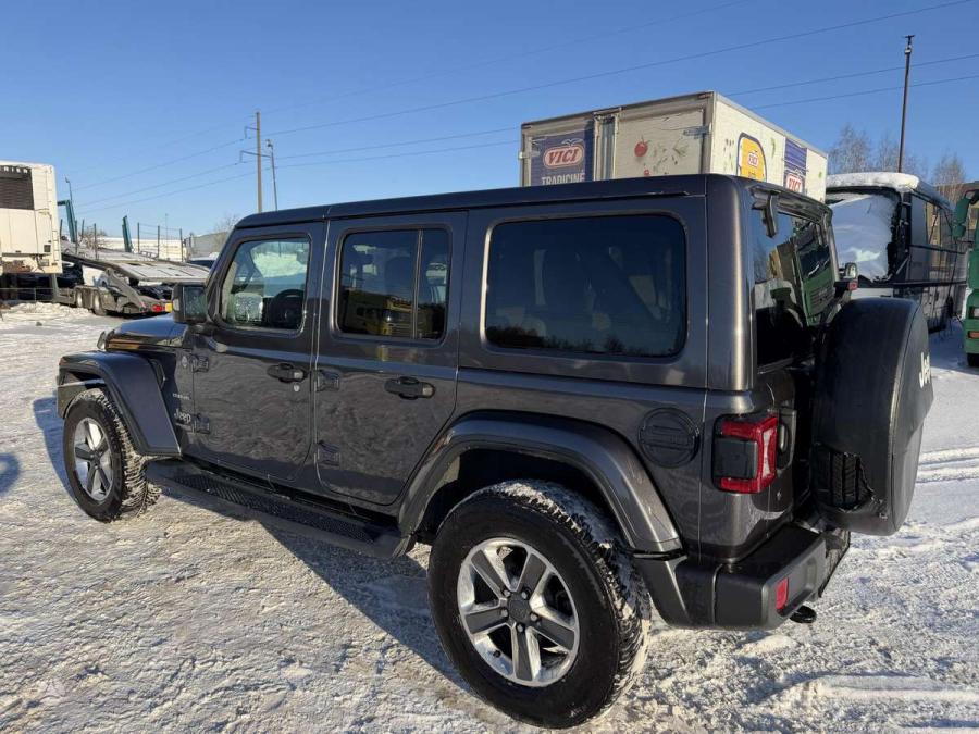 Grey Jeep Wrangler 2019 in Siauliai, with an engine capacity of 2.14 L and mileage of 219 thousand km for 20900 €, photo 4 on AUTOMOTO.COM.LV