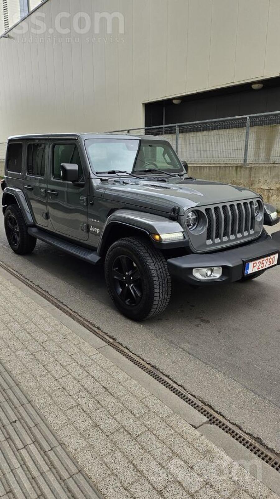Grey Jeep Wrangler 2019 in Vilnius, with an engine capacity of 2.20 L and mileage of 0 thousand km for 37999 €, photo 3 on AUTOMOTO.COM.LV