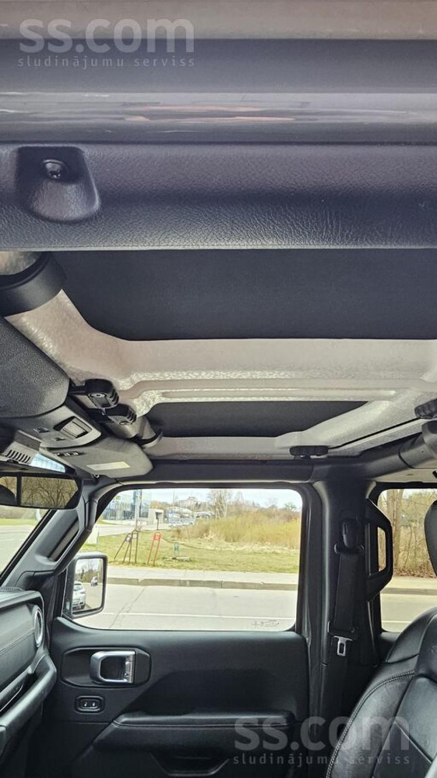 Grey Jeep Wrangler 2019 in Vilnius, with an engine capacity of 2.20 L and mileage of 0 thousand km for 37999 €, photo 13 on AUTOMOTO.COM.LV