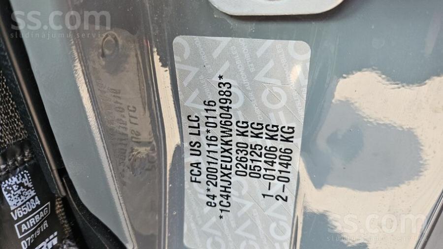 Grey Jeep Wrangler 2019 in Vilnius, with an engine capacity of 2.20 L and mileage of 0 thousand km for 37999 €, photo 16 on AUTOMOTO.COM.LV