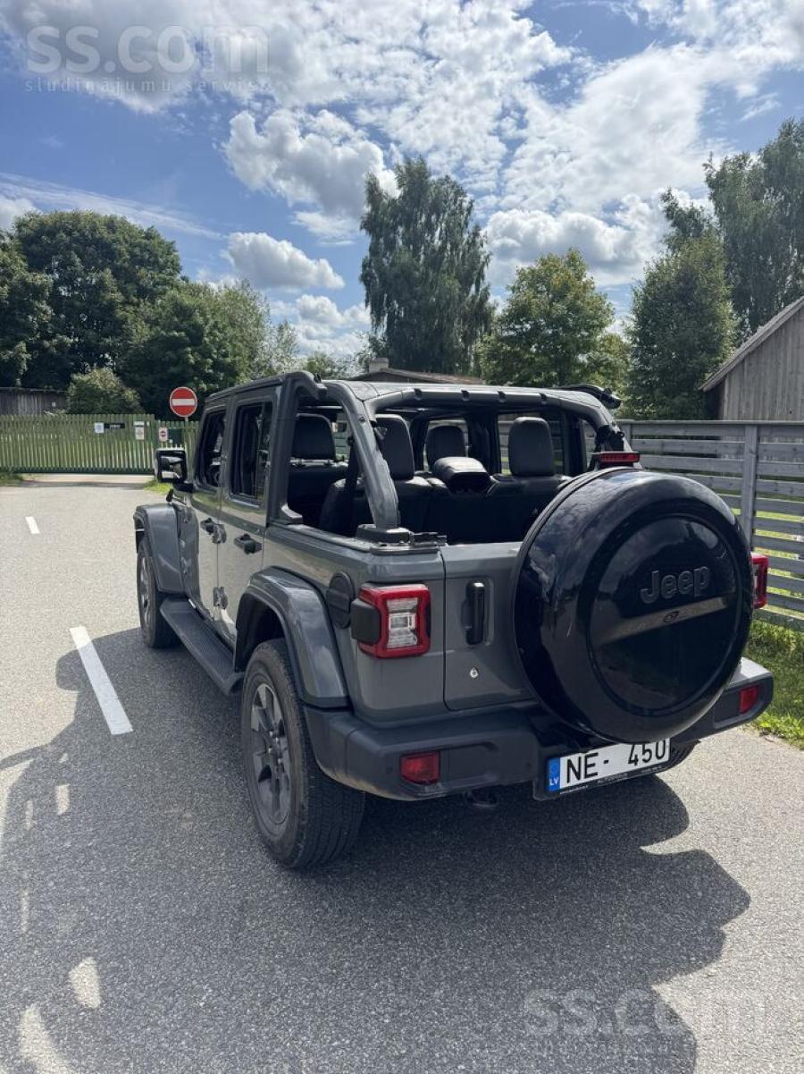 Grey Jeep Wrangler 2019 in Riga, with an engine capacity of 2.00 L and mileage of 95 thousand km for 40500 €, photo 4 on AUTOMOTO.COM.LV