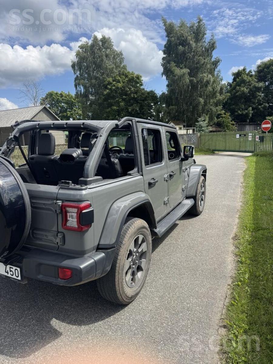 Grey Jeep Wrangler 2019 in Riga, with an engine capacity of 2.00 L and mileage of 95 thousand km for 40500 €, photo 5 on AUTOMOTO.COM.LV