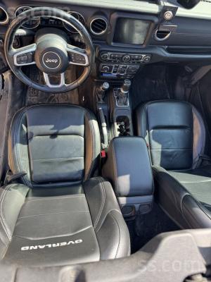 Grey Jeep Wrangler 2019 in Riga, with an engine capacity of 2.00 L and mileage of 95 thousand km for 40500 €, photo 6 on AUTOMOTO.COM.LV