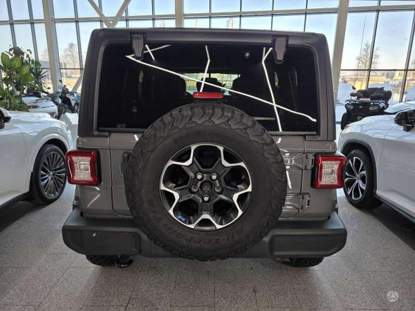 Grey Jeep Wrangler 2020 in Siauliai, with an engine capacity of 2.00 L and mileage of 45 thousand km for 39950 €, photo 6 on AUTOMOTO.COM.LV