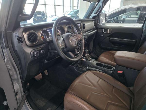 Grey Jeep Wrangler 2020 in Siauliai, with an engine capacity of 2.00 L and mileage of 45 thousand km for 39950 €, photo 8 on AUTOMOTO.COM.LV