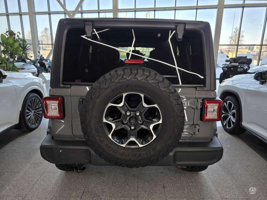 Pelēks Jeep Wrangler 2020 Šauļi, ar dzinēja tilpumu 3.60 L un nobraukumu 45 tūkst. km par 39950 €, foto 6 vietnē AUTOMOTO.COM.LV